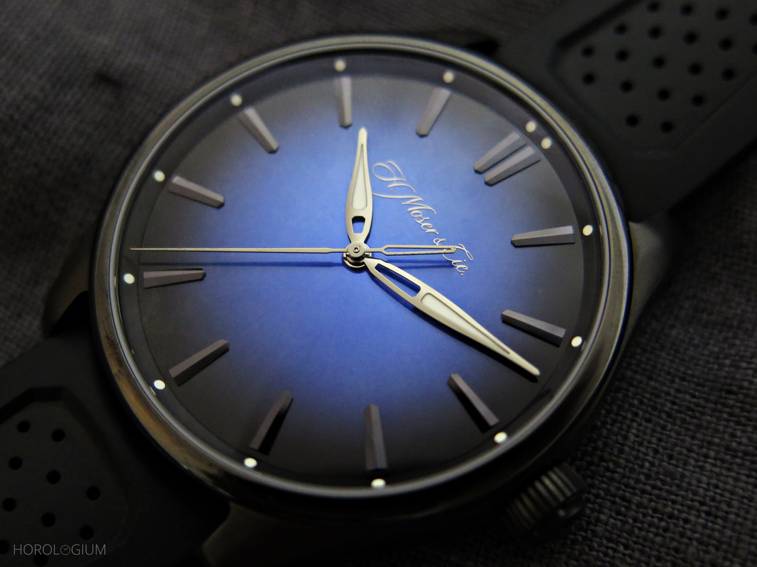 HANDS-ON : Moser Pioneer Centre Seconds Funky Blue Black Edition ...
