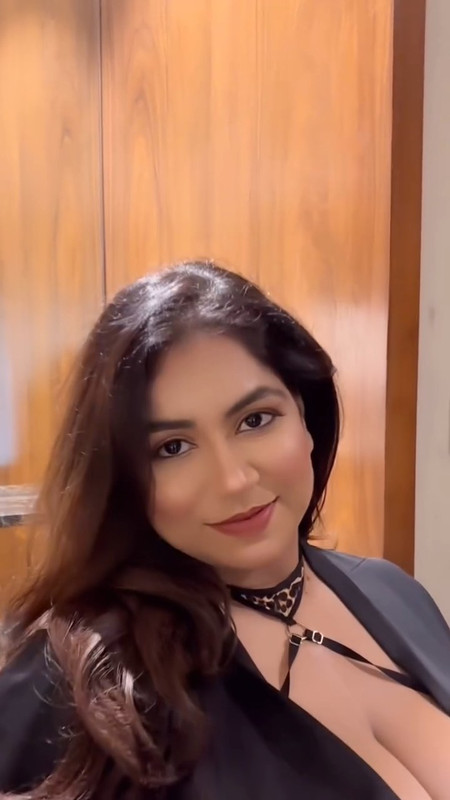 desi nri lady huge hanging breast and cleavage in black costume mp4 snapshot 00 06 793 — Postimages