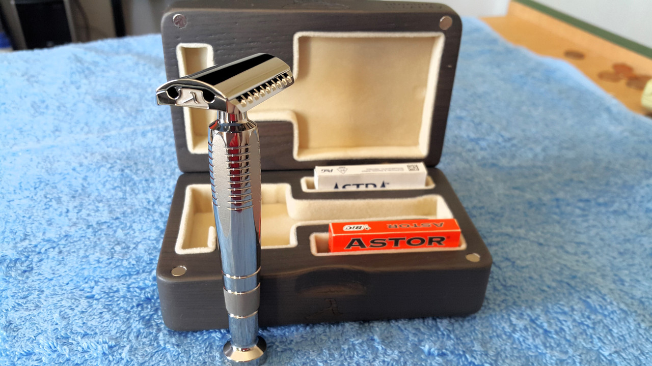 Lambda Athena | Page 143 | Badger & Blade