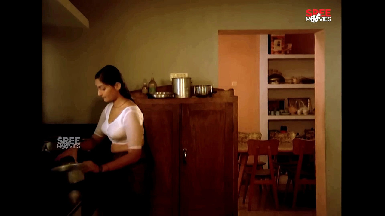 Unni Mary aka Deepa Hot Wet Sexy Boobs and steamy Scene Pathamudayam mp4 snapshot 01 00 255 ...