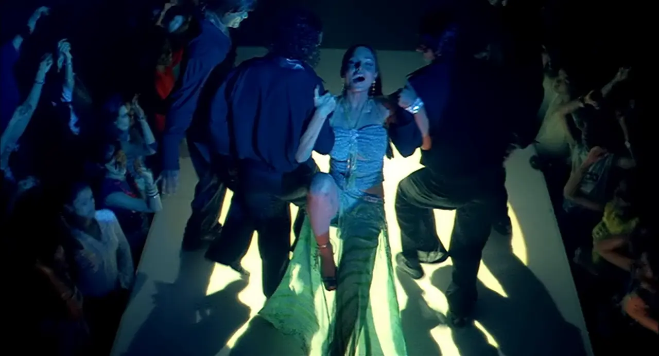 f 228 — Postimages