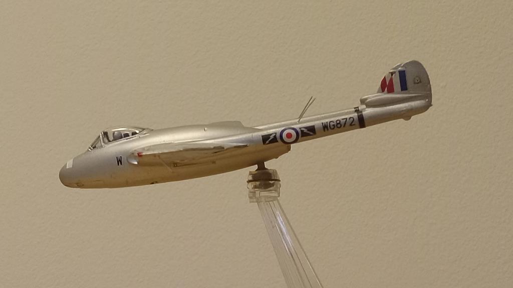 1/72 DH Vampire FB9 - 60 Squadron RAF c.1953. Heller. - Ready for ...