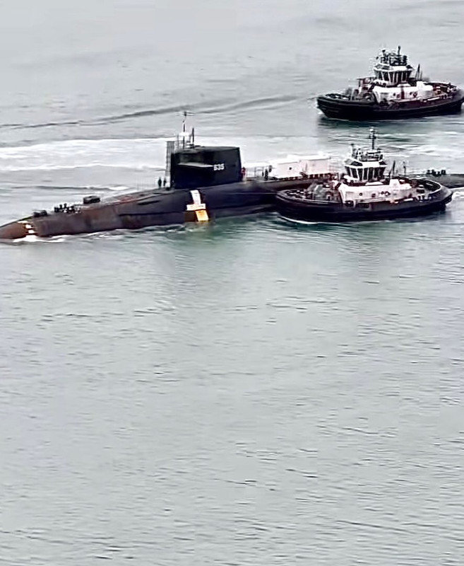 MTS-635, "Moored Training Ship," AKA USS Sam Rayburn towed to be ...