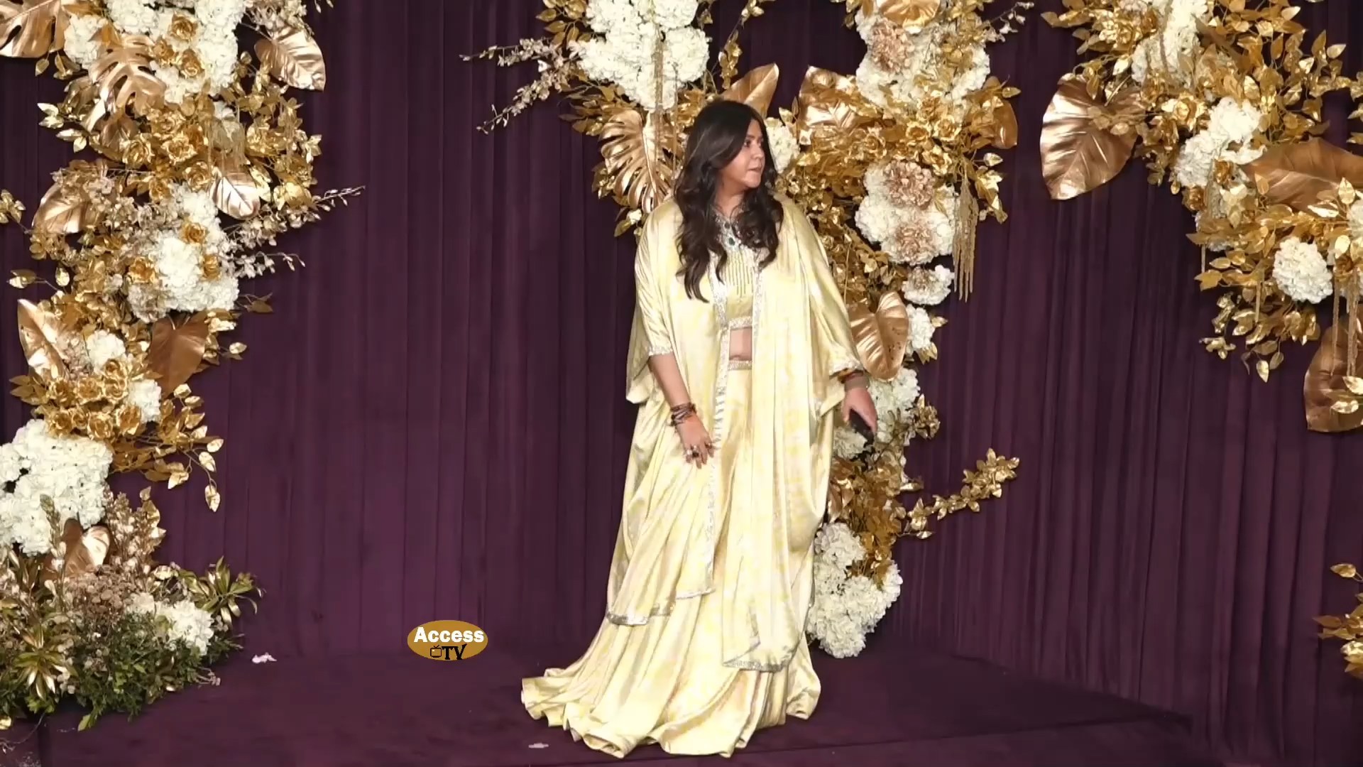 Hot Celebrities in Sexy outfits Arrive At Manish Malhotra Diwali Party mp4 snapshot 03 38 750 ...