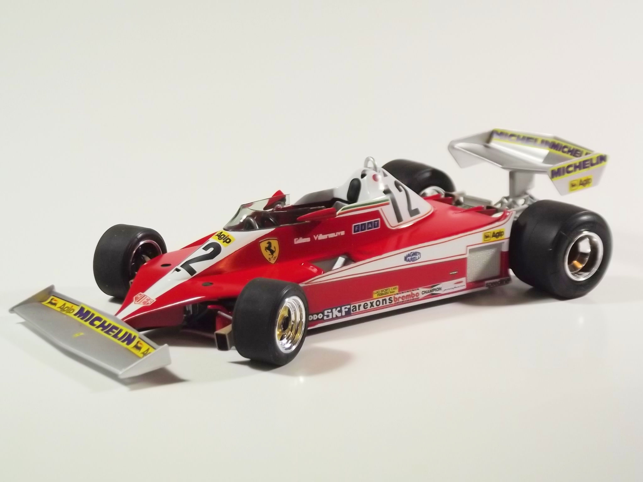 What's your favorite model(s) that you've assembled? I want pictures ...
