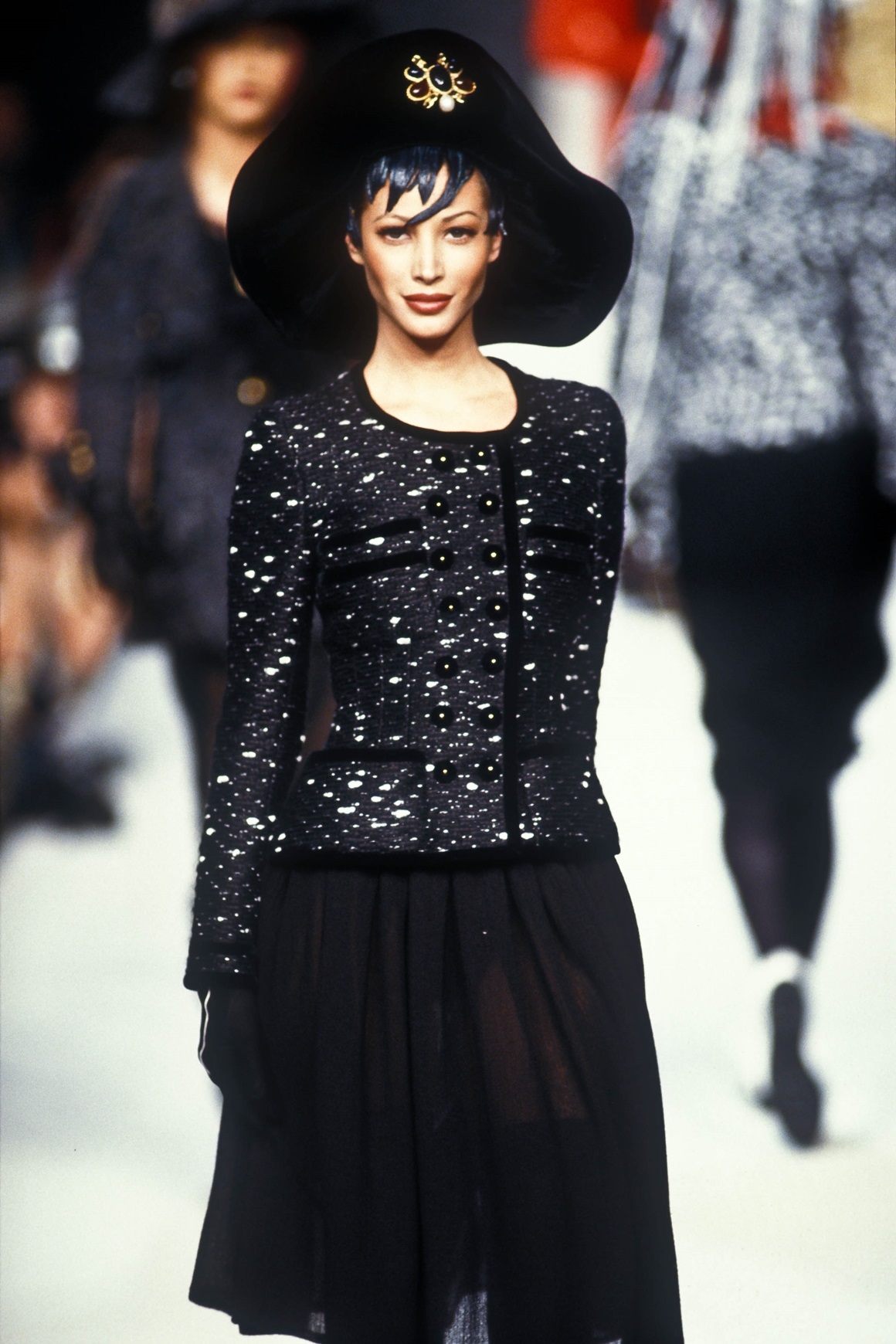 Fashion Classic: CHANEL Haute Couture Fall/Winter 1992 | Lipstick Alley