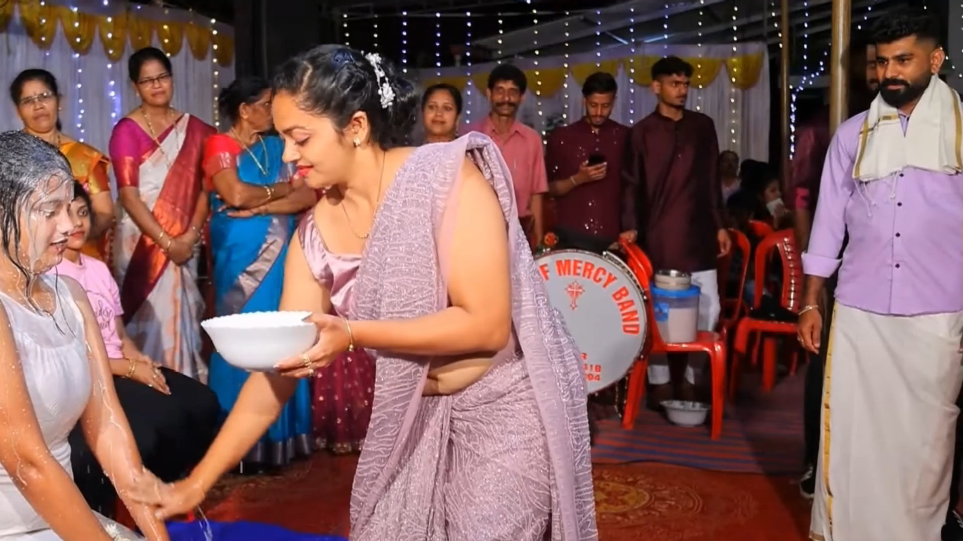 Sexy Chubby Tulu Girl Big Open Deep Navel in Pink Saree mp4 snapshot 00 05 652 — Postimages