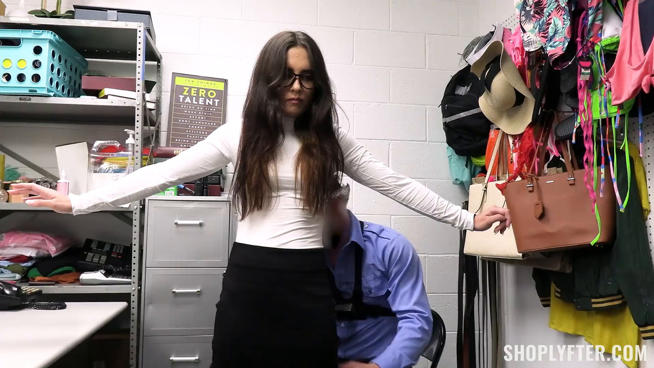 Daisy Pheonix Case No 8002985 The Mormon Thief SHOPLYFTER mp4 0001 — Postimages