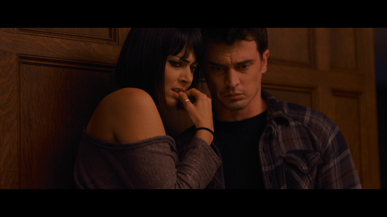 mpv shot You're Next 2011 2160p UHD BDREMUX DV HDR HEVC Нечипорук 00 33 00 0007 — Postimages