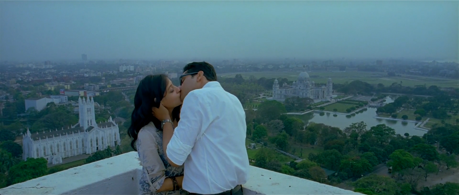 raima sen 00 00 33 01 Still012 — Postimages