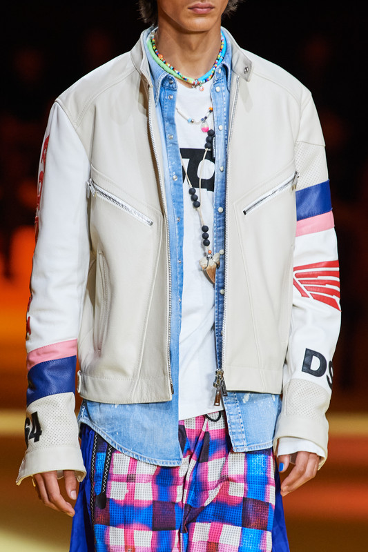 Chiara Ferragni e la giacca da biker, tendenza 2023 - Wondernet Magazine