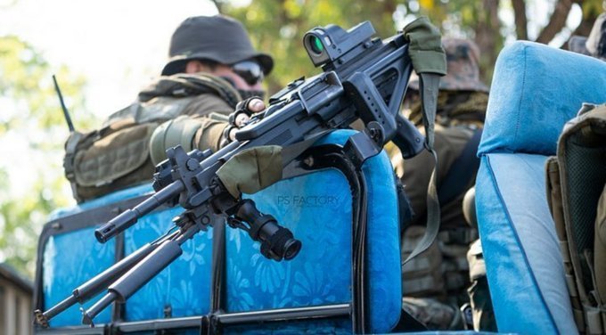 Indian Air Force Garud commando with a Negev LMG. It is a 5.56x45mm ...