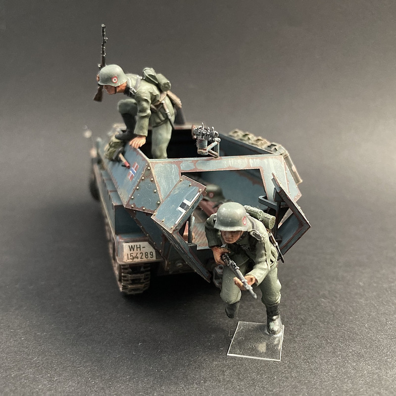 Tamiya 1/35 German Hanomag Sd.Kfz. 251/1 - Ready for Inspection ...