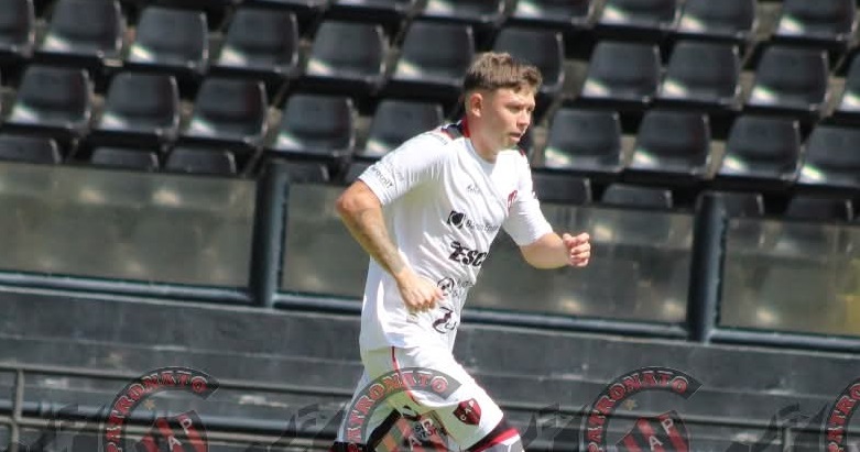 Benjamín Bravo volvió a jugar en Patronato y sueña con recuperar su lugar