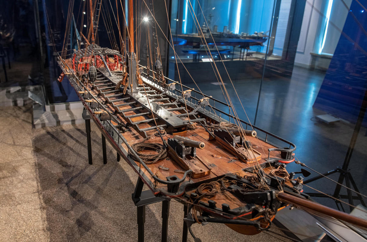 Fo277137 00 DIG — Postimages