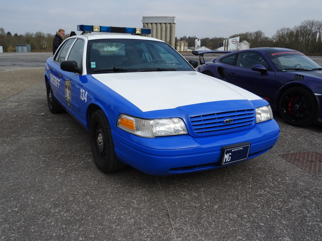 CROWN VICTORIA 1998 N°2 — Postimages