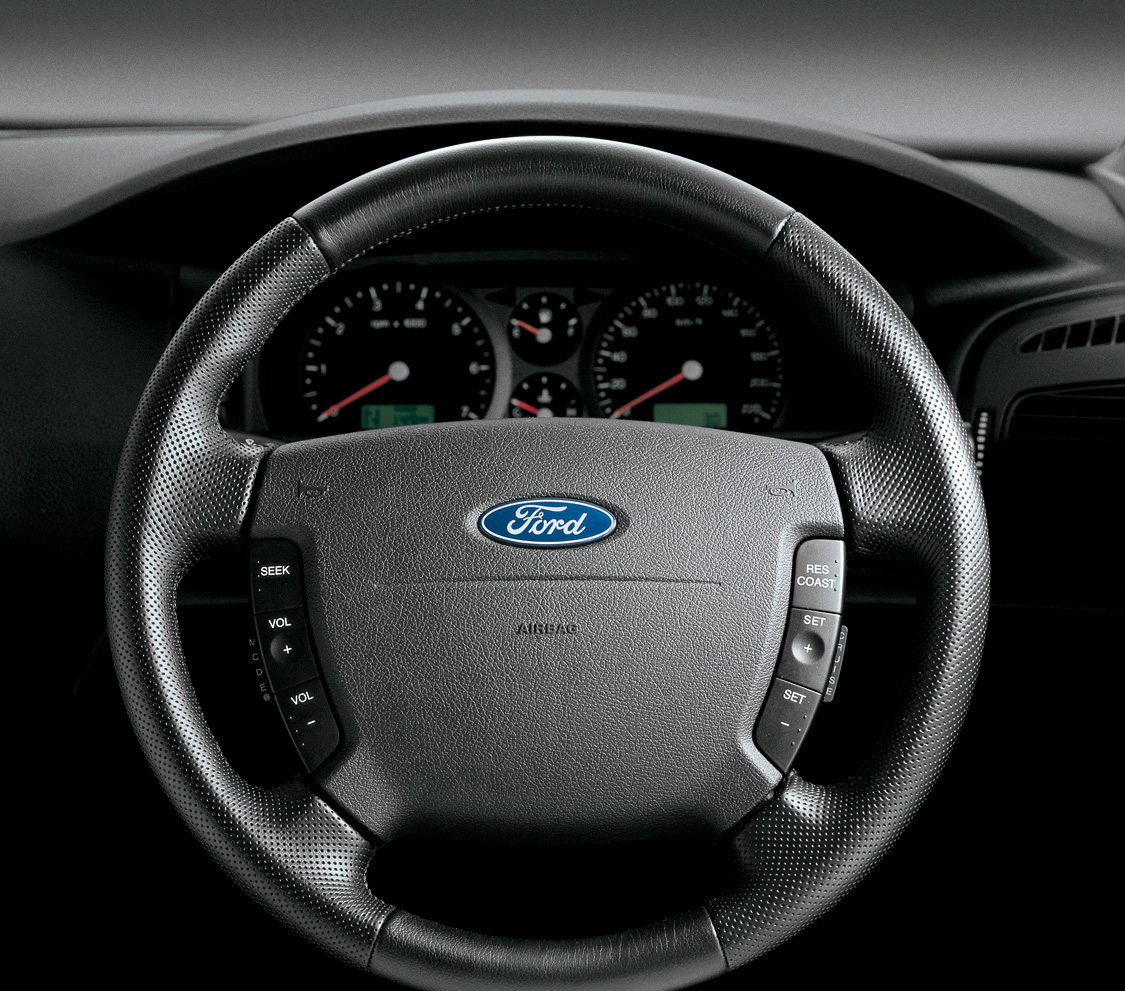 BF MK II FALCON ES INTERIOR 2 — Postimages