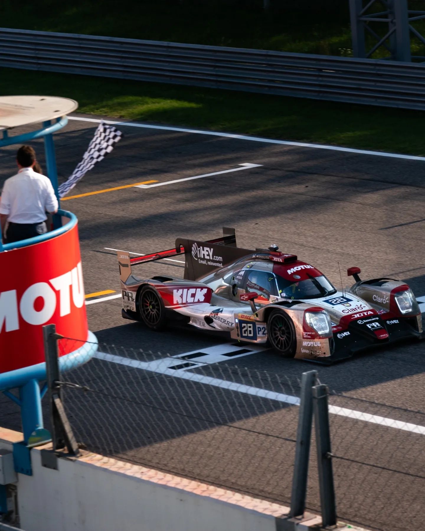 2023 WEC I 2000 Ziel 008 — Postimages