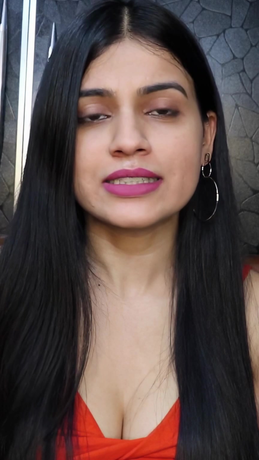 Nidhi Chaudhary Cleavage 018 — Postimages