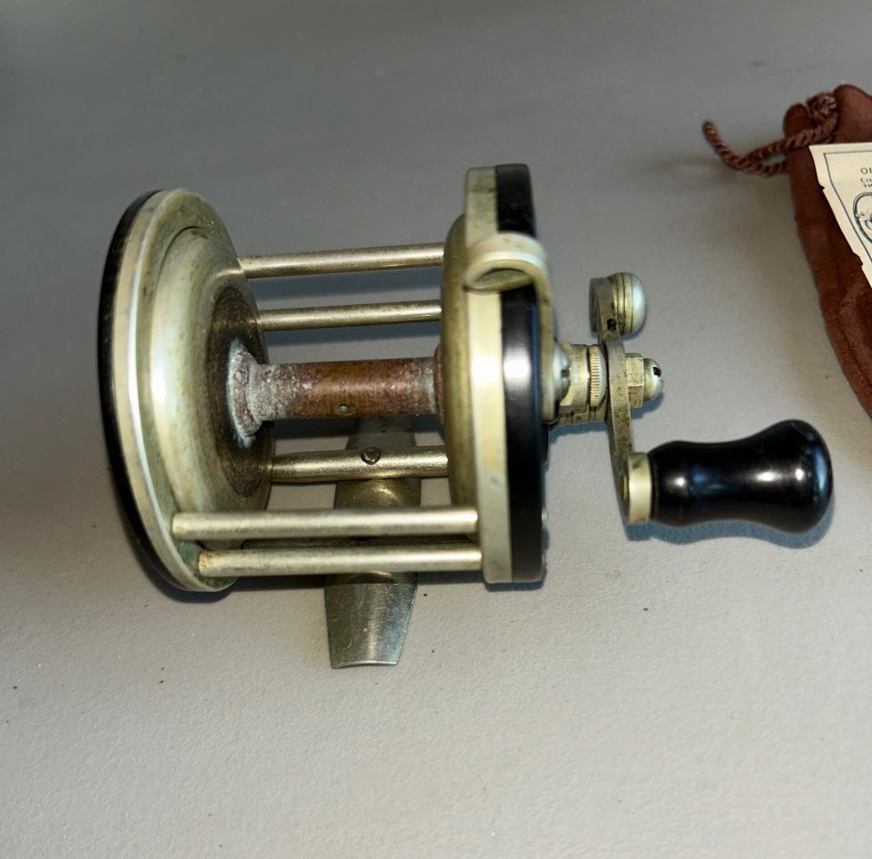 Pflueger 1002 — Postimages