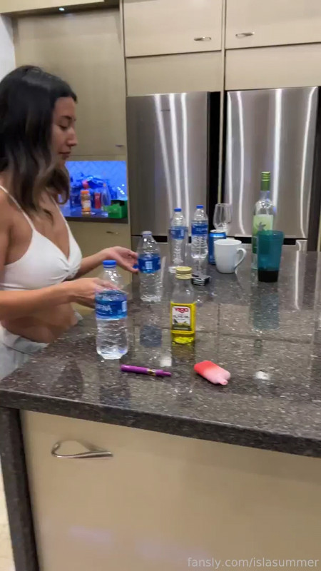 vf Fun in the Kitchen 0 — Postimages