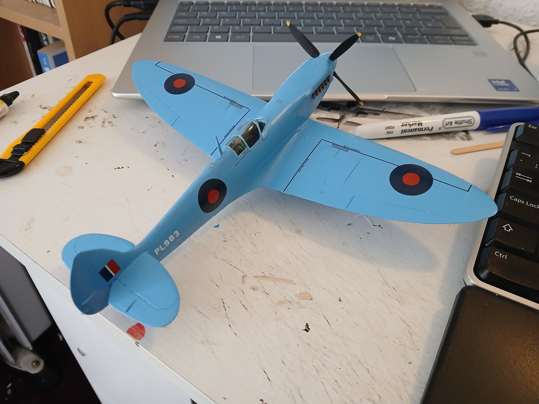 Spitfire Pr.XI PL983 - Revell Spitfire IX conversion - Ready for ...