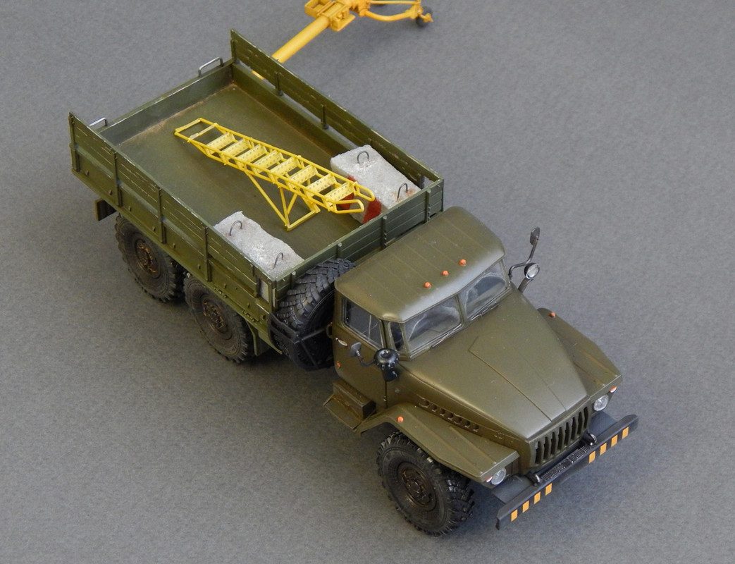 1/48 Kitty Hawk APA-5D, Ural-4320 - Non-LSP Works - Large Scale Planes