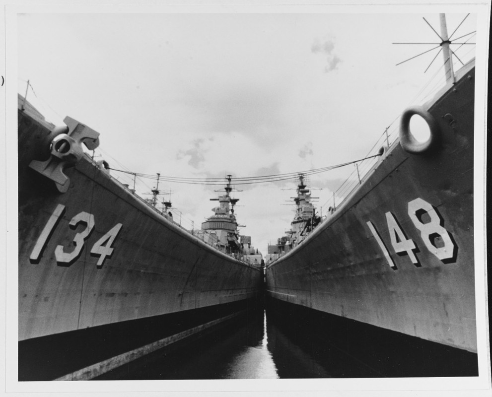 USS CA-134 Des Moines Deluxe version Very Fire 1/350 - Page 2