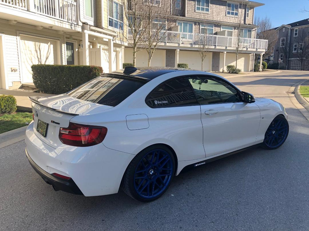 low-km M235i 6-spd full loaded + mods & livery
