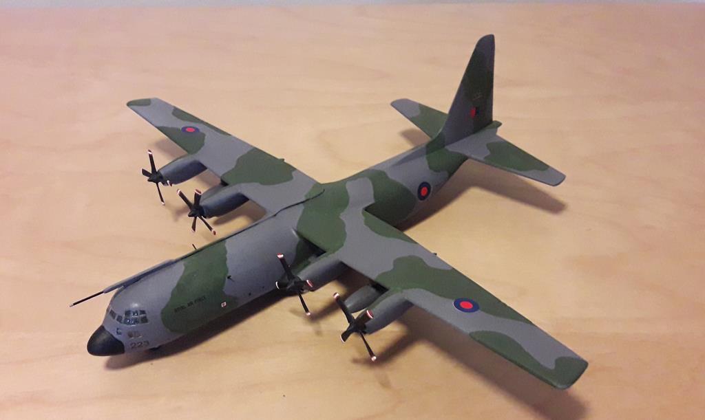Revell ~1/140 Hercules C3.P - Ready for Inspection - Aircraft ...