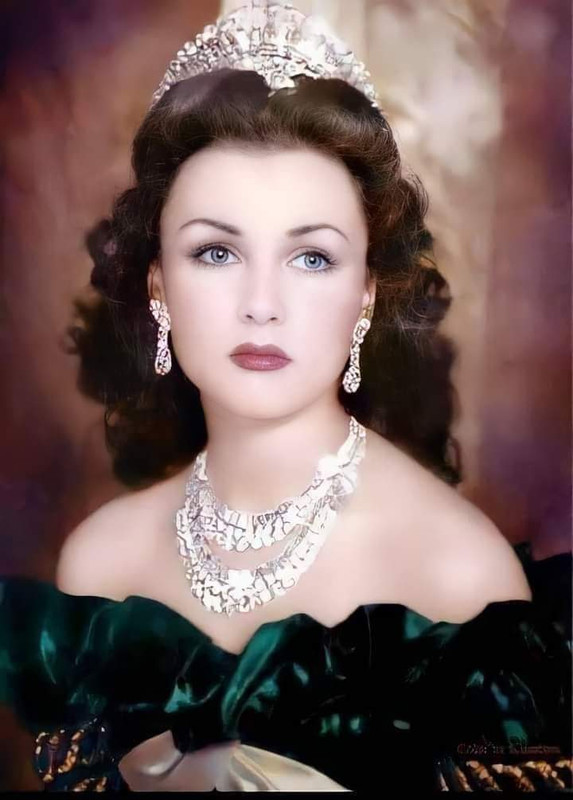 RoyalDish - Egyptian Royals - page 1