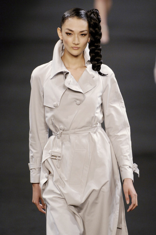 Viktor Rolf Spring 2006 3 Om Quo SNwd Wx — Postimages