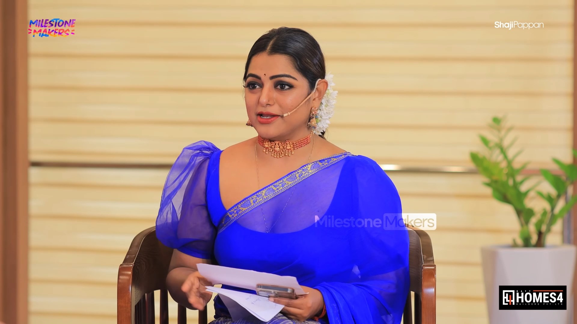 Meera Anil Hot cleavage in violet saree mp4 snapshot 00 43 957 — Postimages