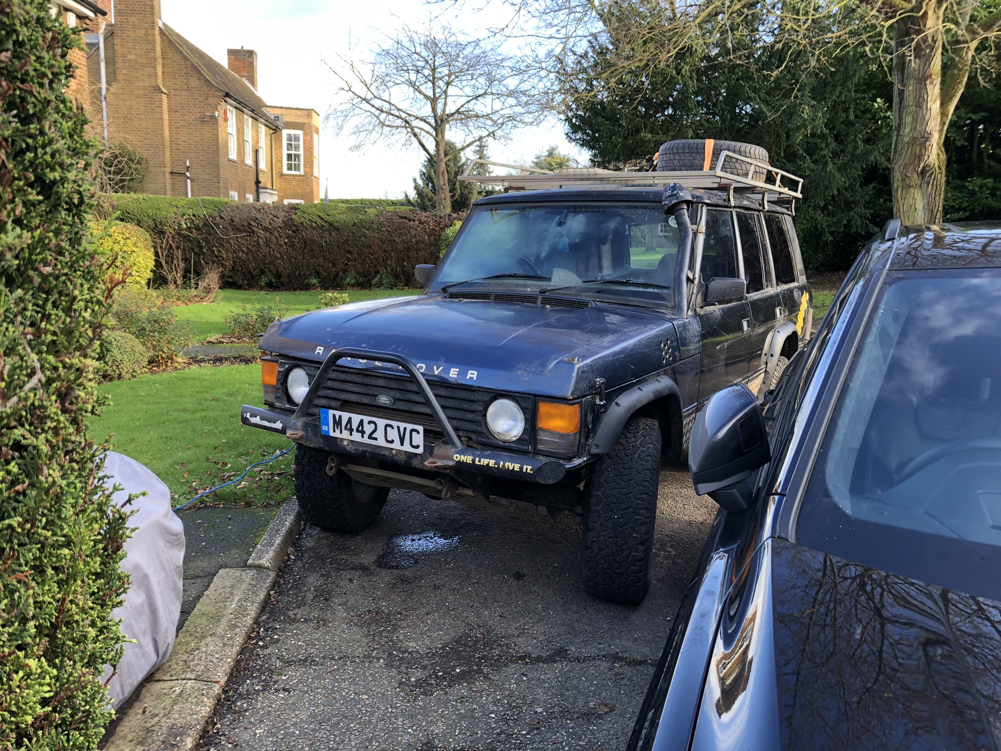 Simons Range Rover front — Postimages