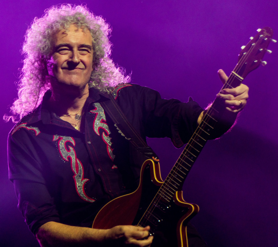 Brian May nominato Sir da re Carlo III - Wondernet Magazine