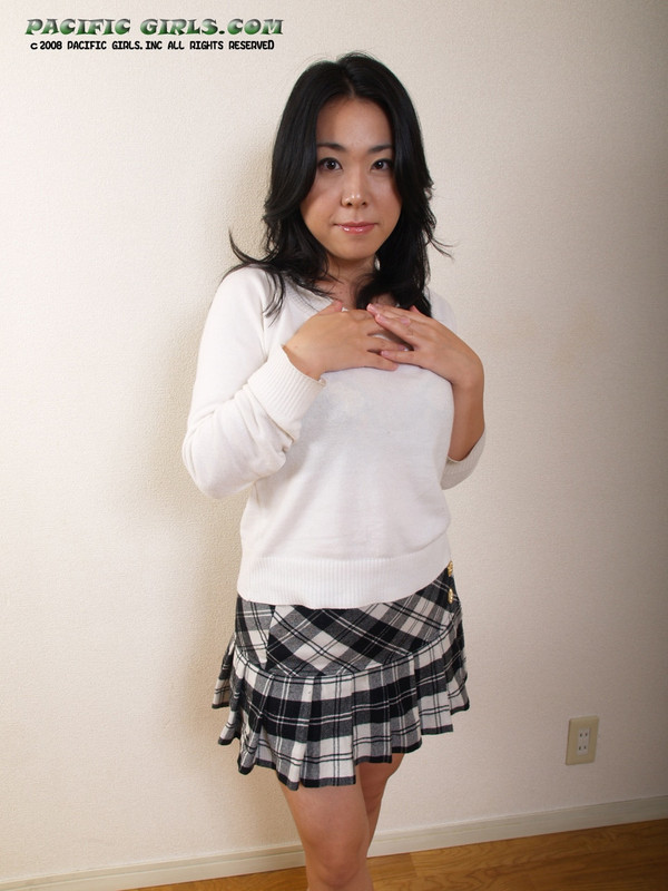 akemi 002 — Postimages