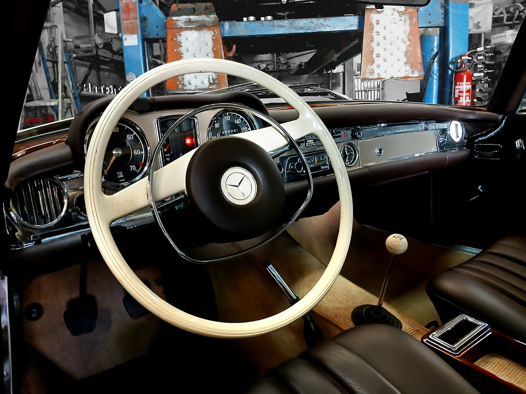 MERC PAGODA EA2501 13 — Postimages