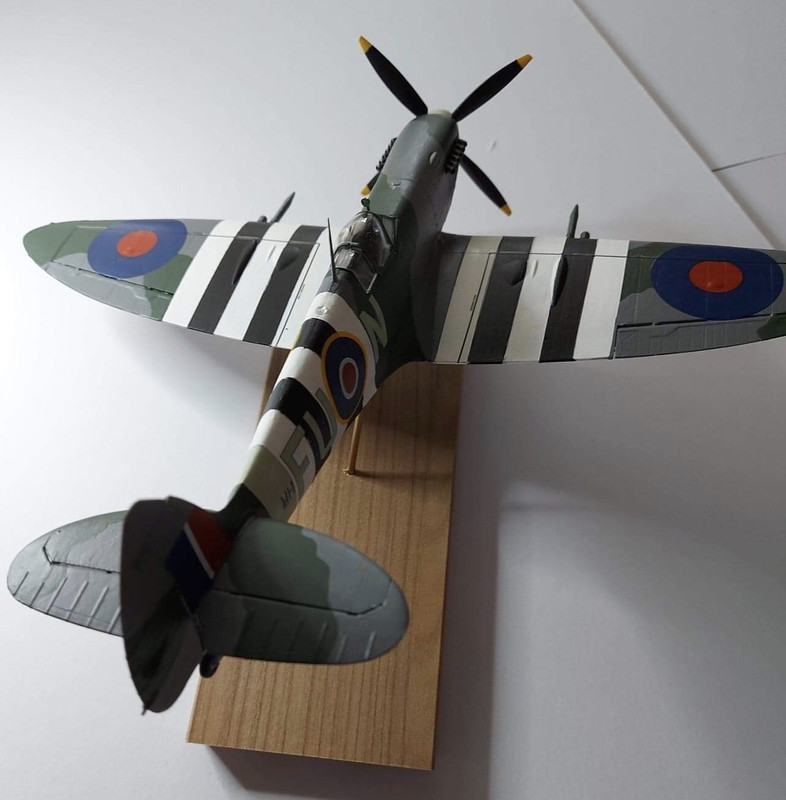 Revell Spitfire MkiX MH454 FU-N 1/32 - Ready for Inspection - Aircraft ...