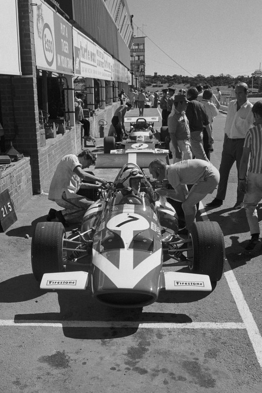 john surtees mclaren m7c 1 — Postimages