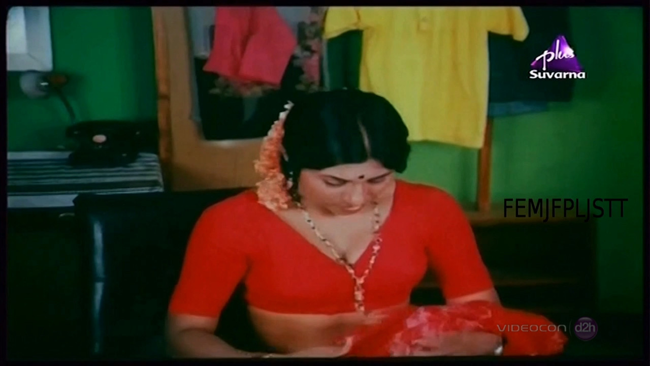 Unknown Actress Cleavage Show mp4 20240407 214151 658 — Postimages