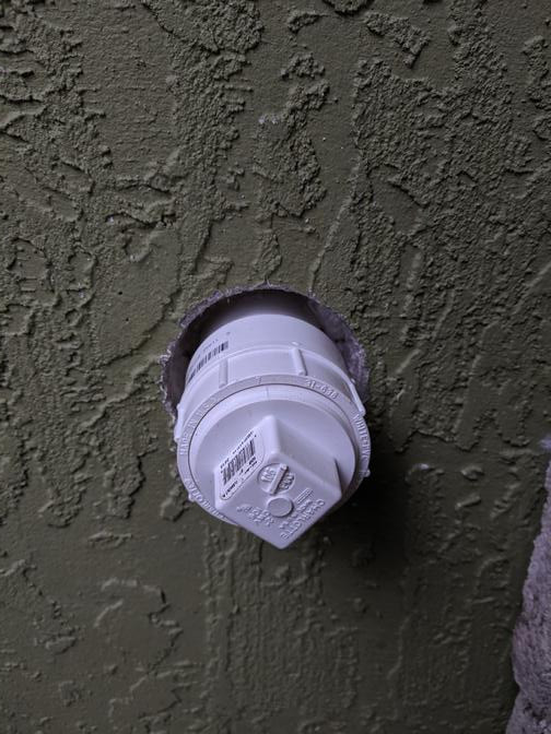 Exterior cleanout fitting