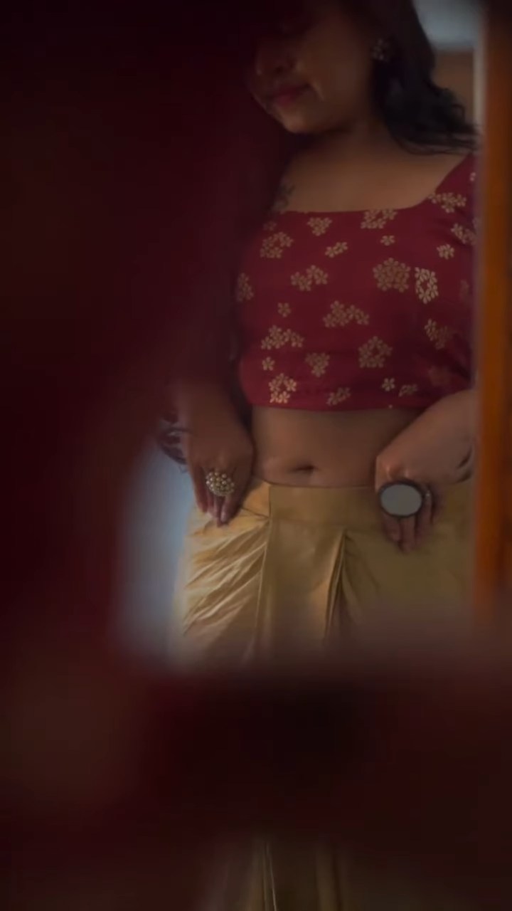 Sadhika Venugopal Sexy Open Deep navel photoshoot mp4 snapshot 00 03 998 — Postimages