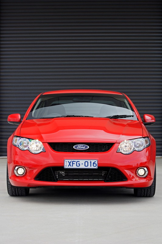 FG FALCON XR8 SHOWN IN VIXEN — Postimages