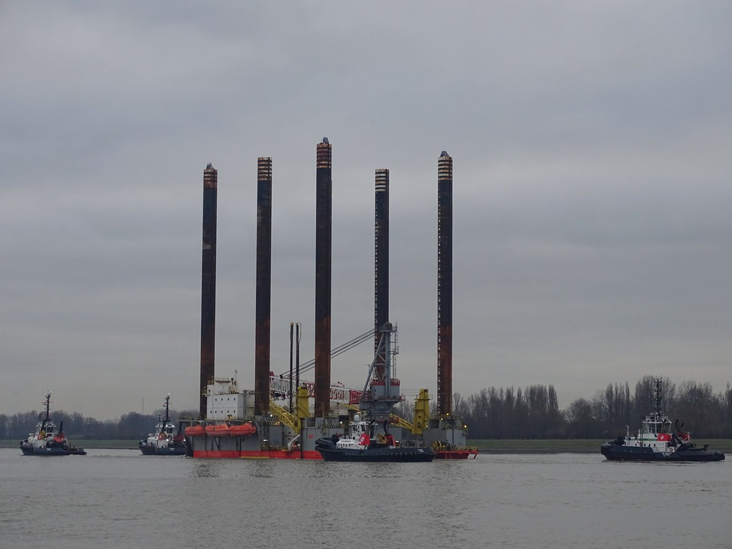 VB Brent, VB Ginger, VB Kracht en VB Mars slepen Seafox 4, 11 1 2024, nr 6 — Postimages