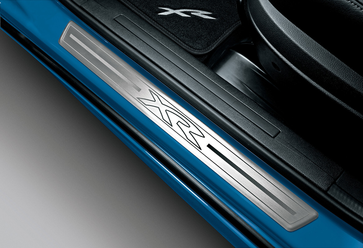 FG FALCON XR SCUFF PLATES — Postimages