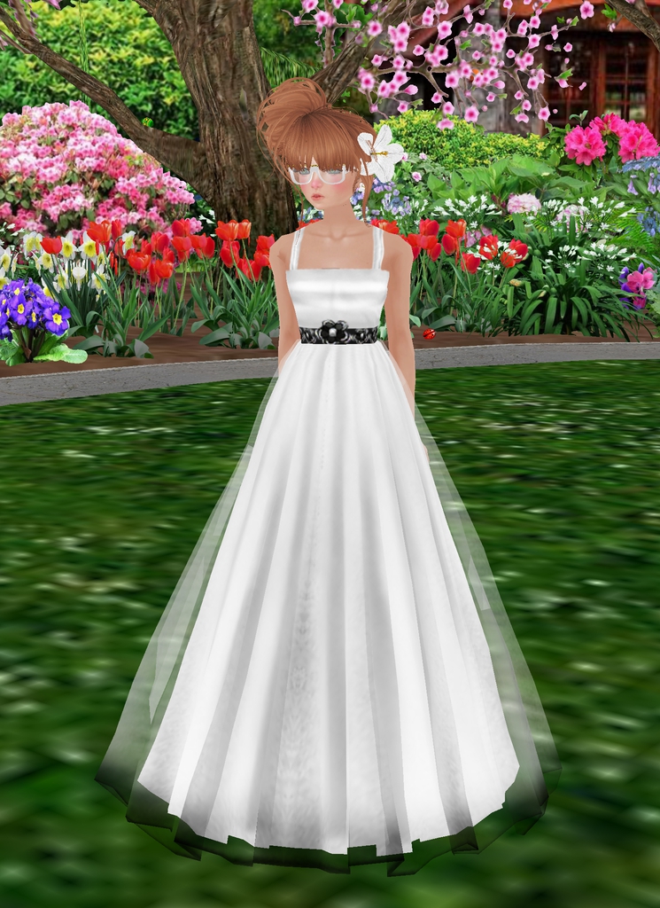 Girls White Goen — Postimages