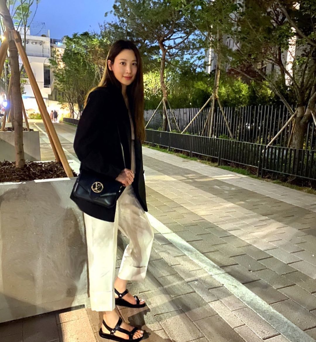 Claudia Kim Feet 6261051 — Postimages