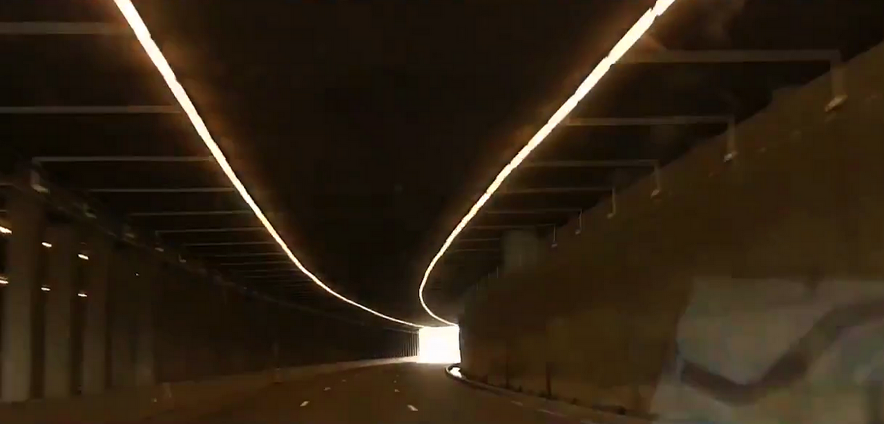 Tunnel autoroute douala — Postimages