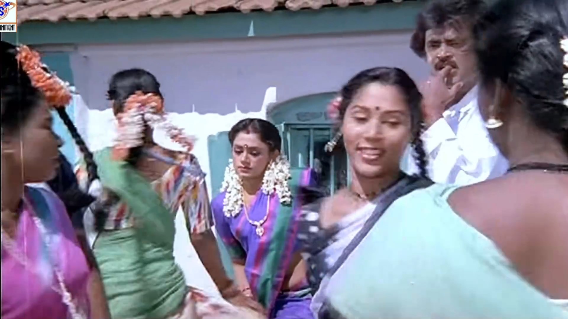 Navel Queen Shobana Big Wide Deep Navel Scenes from Siva Movie mkv ...