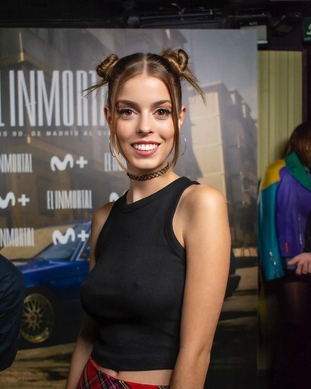 osofamosas - Nerea OT, chupando piruleta marcando pezones INSTAGRAM 27 ...